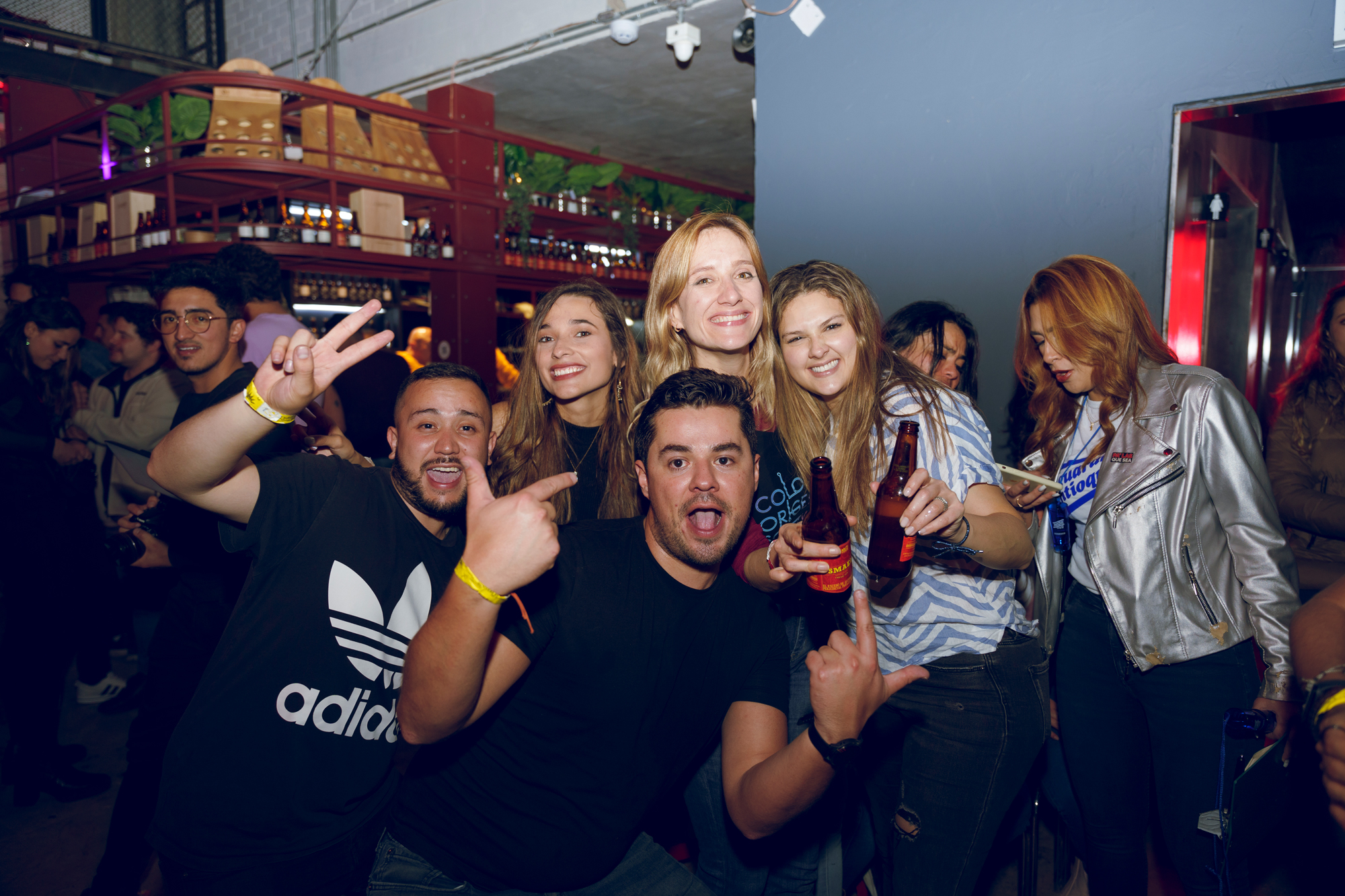 Planes de Tejo en Bogotá: Cumpleaños, Amigos y Turismo - La Embajada